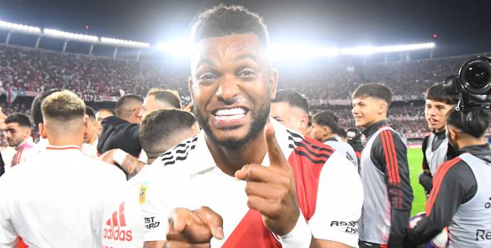 Borja le dio la victoria a River Plate en el Superclásico argentino