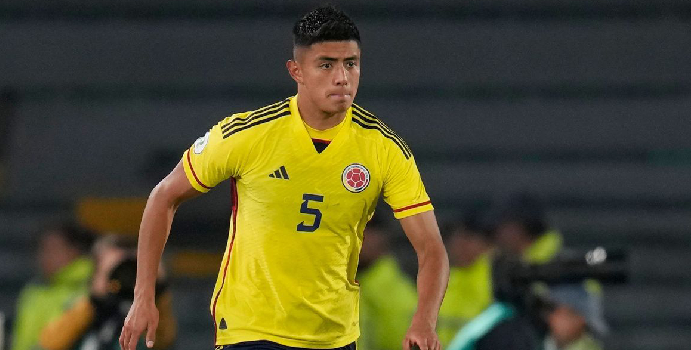 Kevin Mantilla no da pistas de su futuro en Independiente Santa Fe