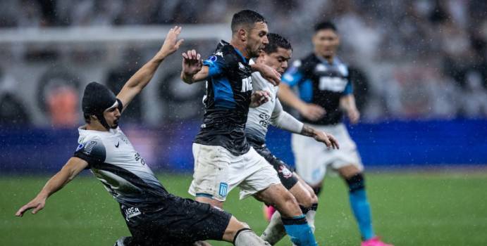 Corinthians y Racing empataron por la ida de semifinales de Sudamericana